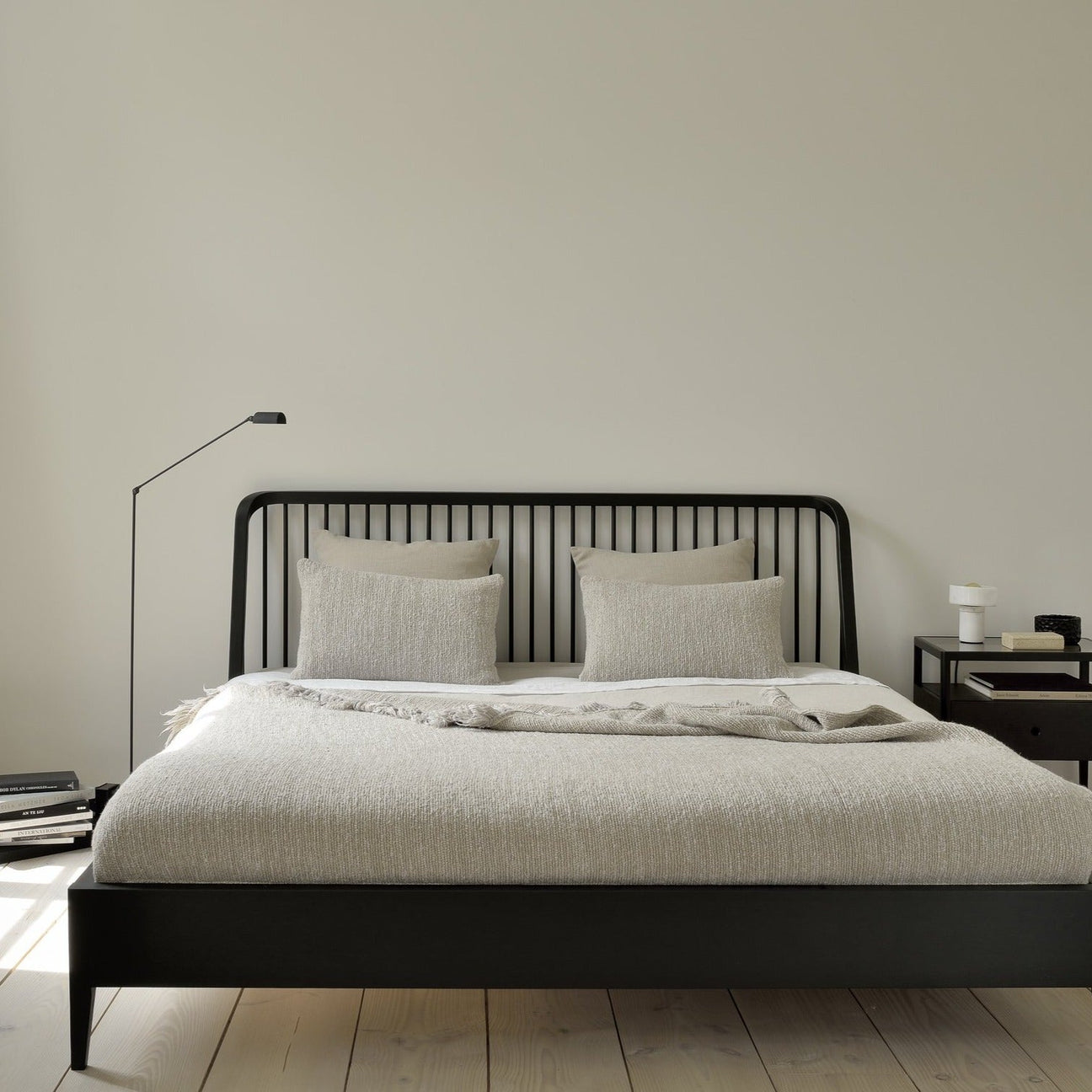 Spindle Bed – Stylegarage