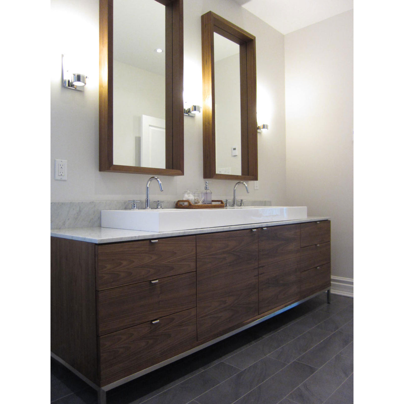 Custom Vanity – Stylegarage